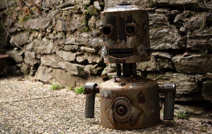 european school of designDesignstudent baut Roboter-Büste - european ...